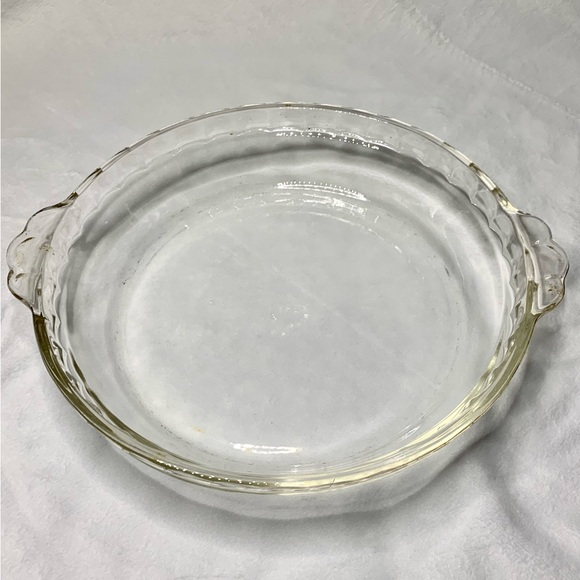 Pyrex | Kitchen | Vintage Pyrex 223 Clear Glass Fluted Edge Handled Pie ...